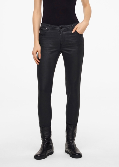 Buy your women's essentials online at Sarah Pacini