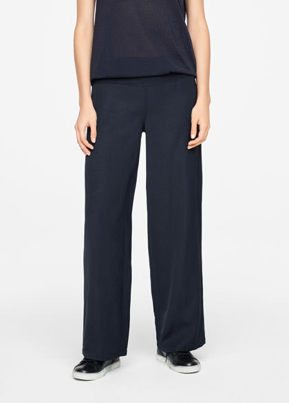 Buy your women's pants & leggings online at Sarah Pacini