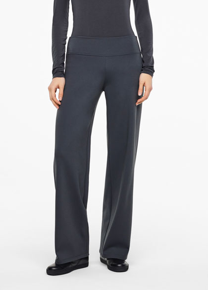 Buy your women's pants & leggings online at Sarah Pacini