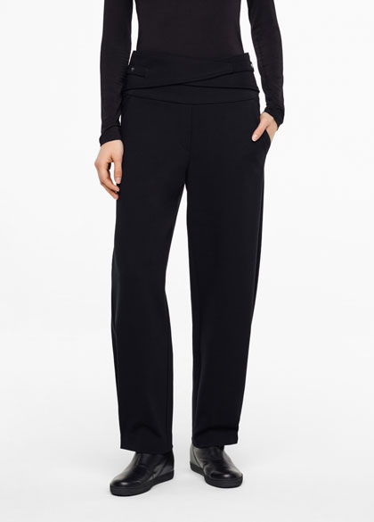 Buy your women's pants & leggings online at Sarah Pacini