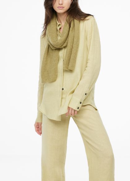 Buy your women's scarves online at Sarah Pacini