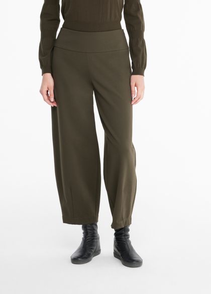 Buy your women's pants online at Sarah Pacini