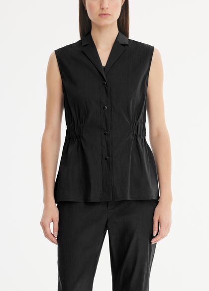 Buy your women's jackets online at Sarah Pacini